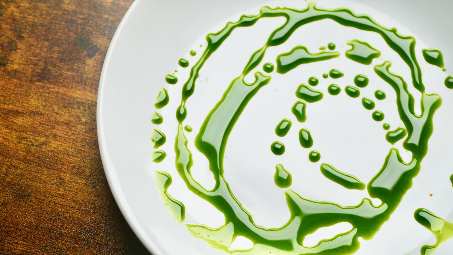 Bright Green Basil Oil - Chef Studio