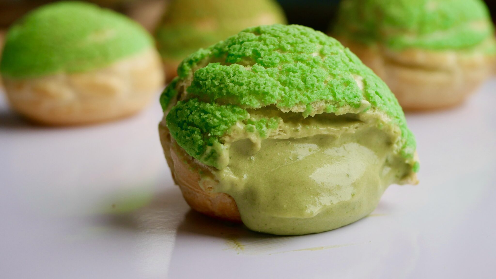 Matcha Choux au Craquelin - Chef Studio